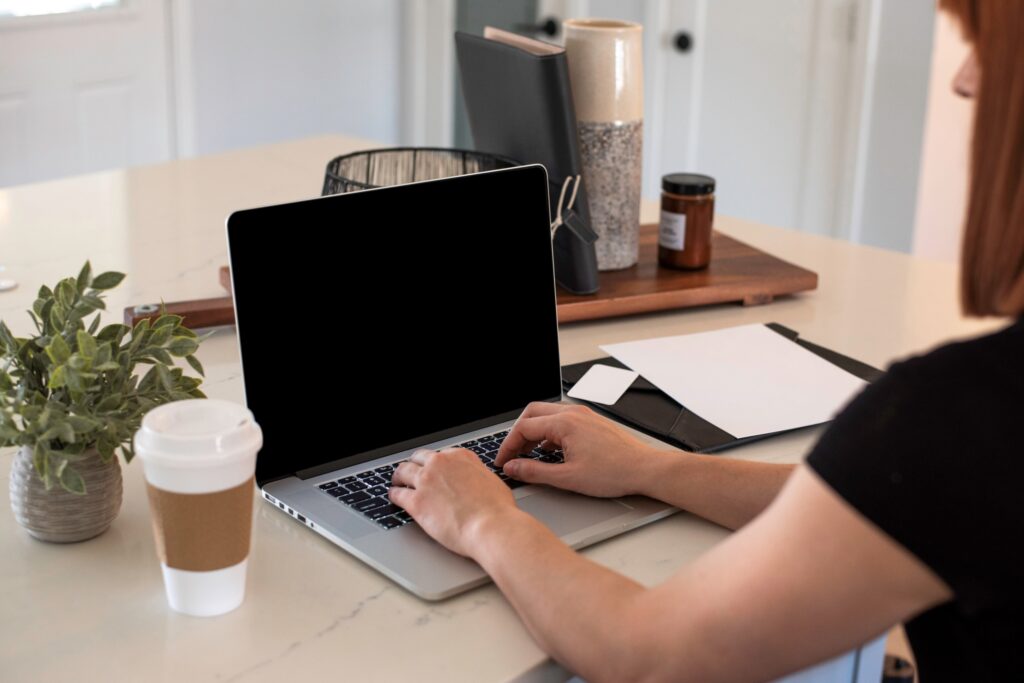 Chat Operator Jobs - How To Get Started Making Money